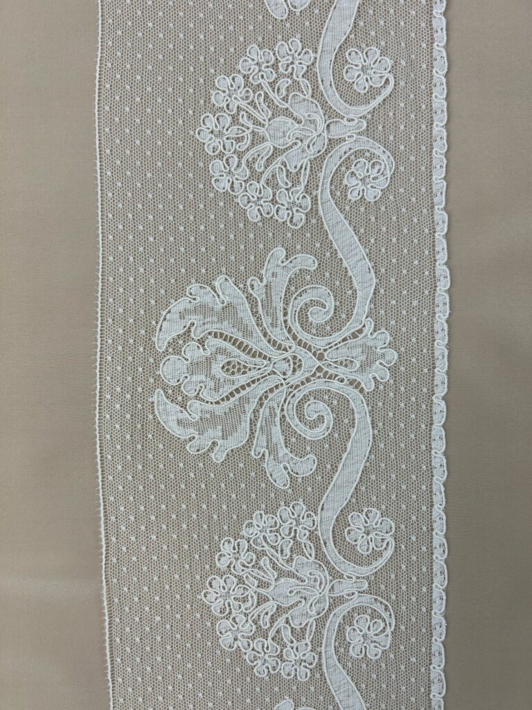 Suzanne - Dentelle de Lyon 8105 - Atelier Dentelles